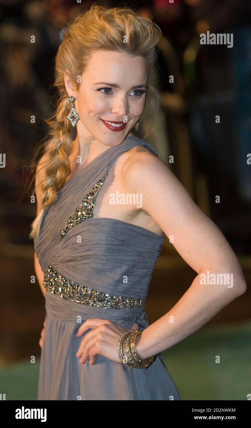 Rachel mcadams arrives for the world premiere of sherlock holmes hi-res ...