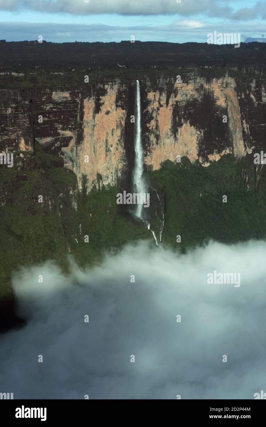 Tepuis canaima hi-res stock photography and images - Alamy