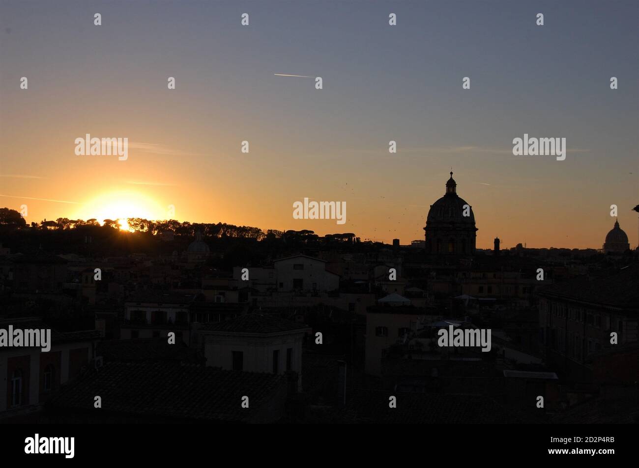 Rome skyline silhouette in the sunset light Stock Photo - Alamy