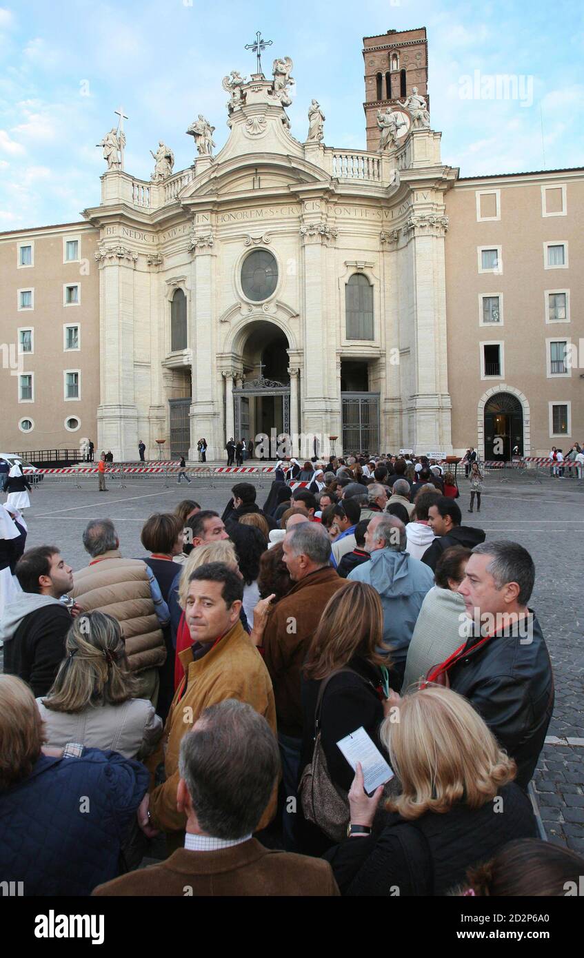 Queue de rome hi-res stock photography and images - Alamy