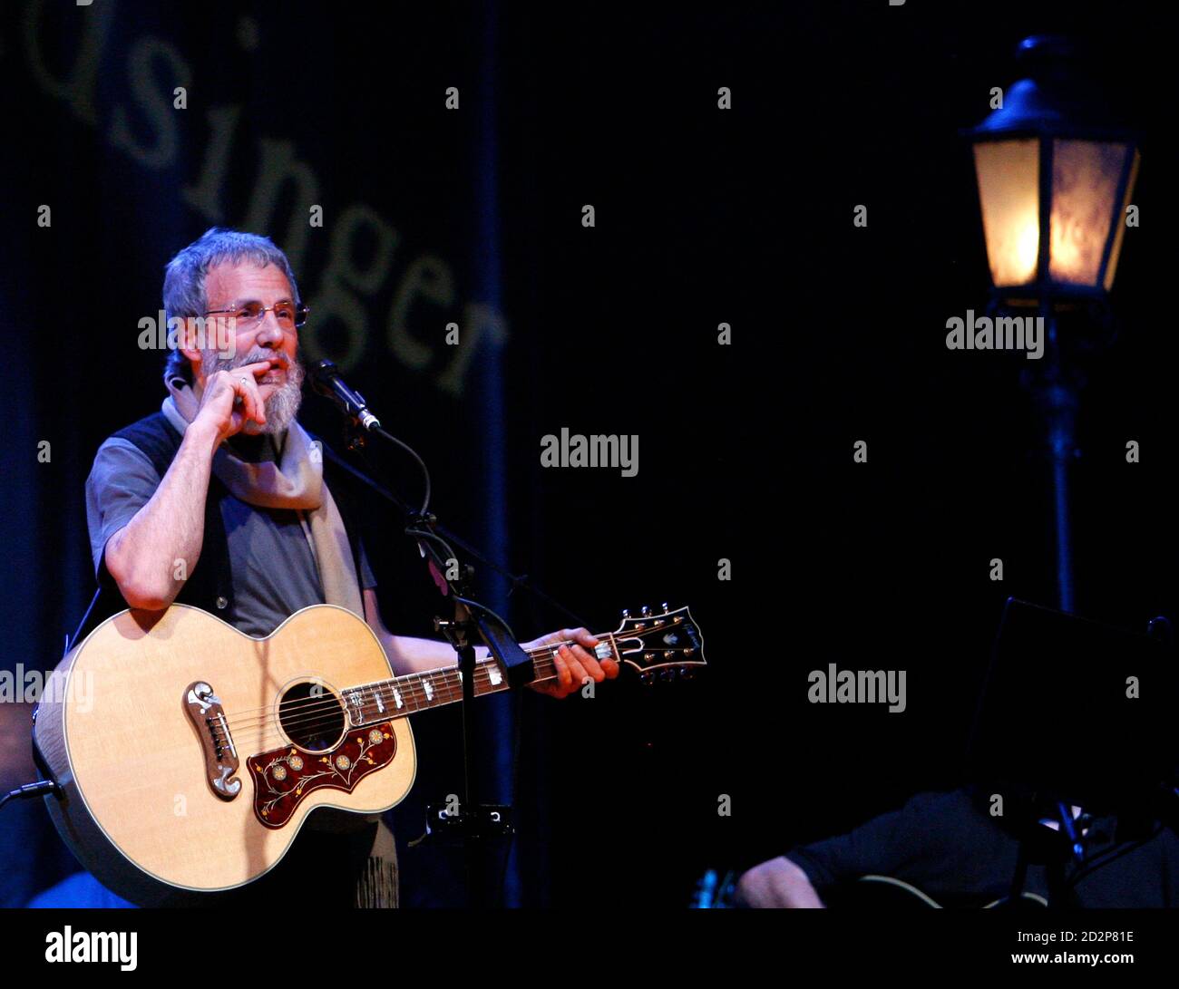 Singer yusuf formerly cat stevens hi-res stock photography and images ...