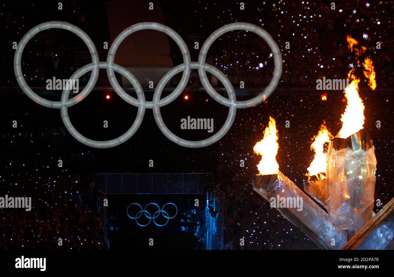 Olympic rings vancouver bc canada hi-res stock photography and images ...