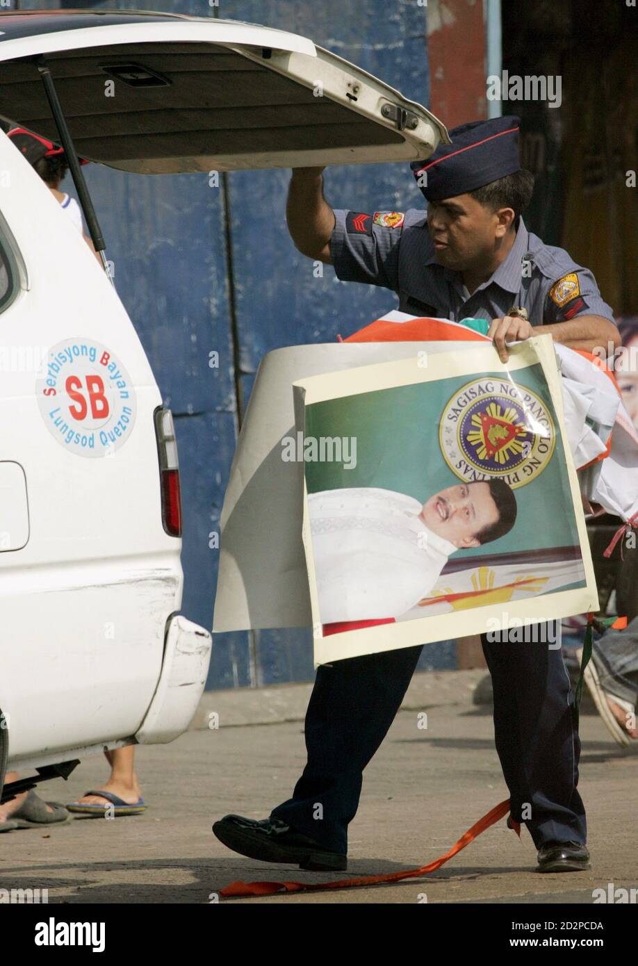 Philippine president joseph estrada in hi-res stock photography and ...