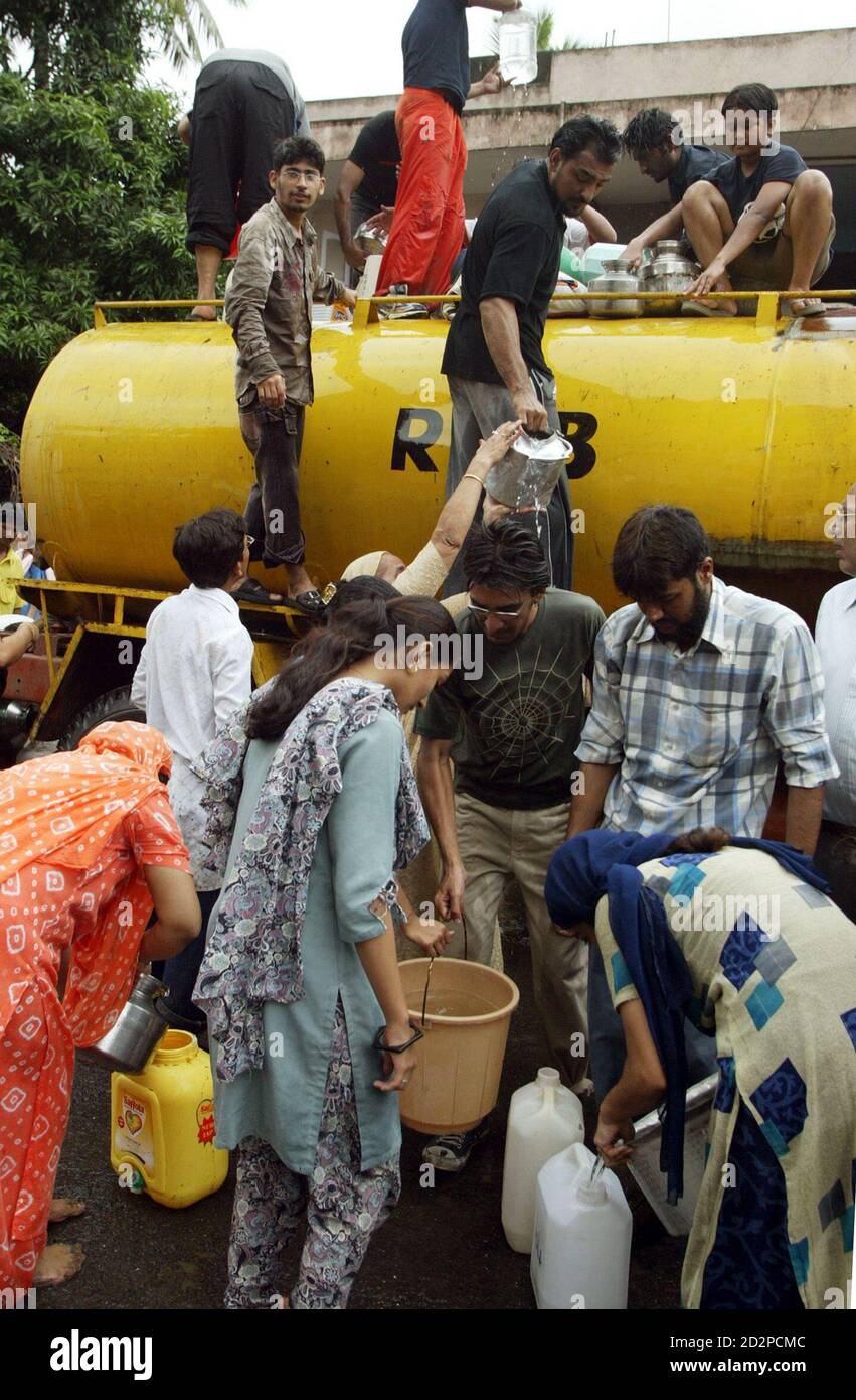 Surat india flood hi-res stock photography and images - Alamy