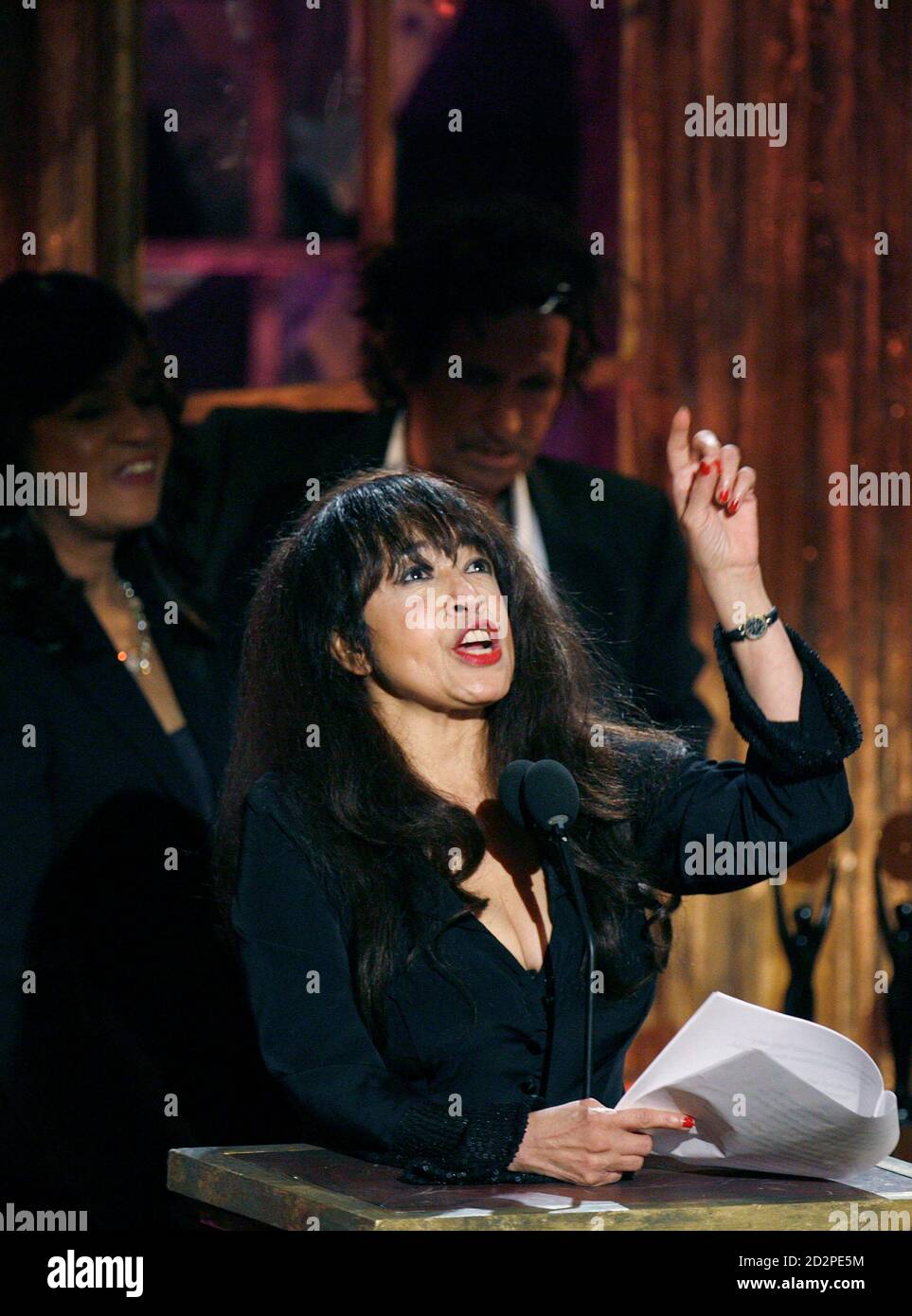 Ronnie spector hi-res stock photography and images - Alamy