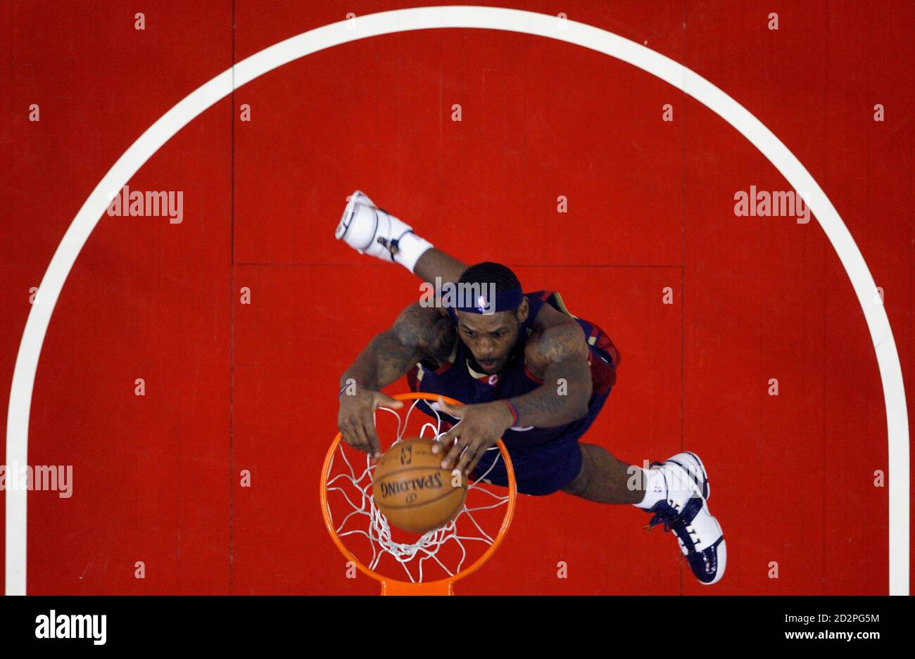 Basketball dunk top view hi-res stock photography and images - Alamy