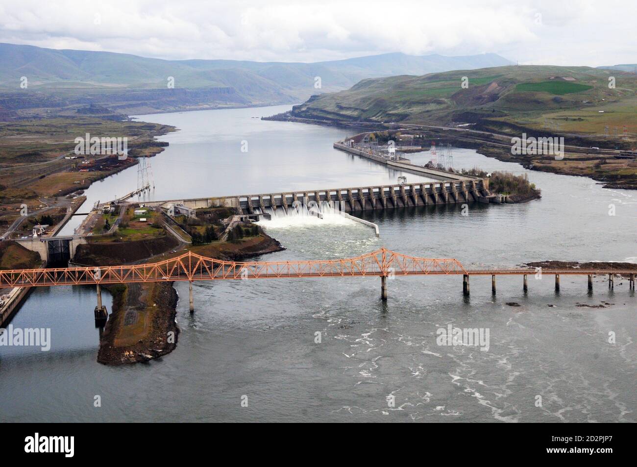 The Dalles Lock and Dam is located 192 miles upstream from the mouth of ...