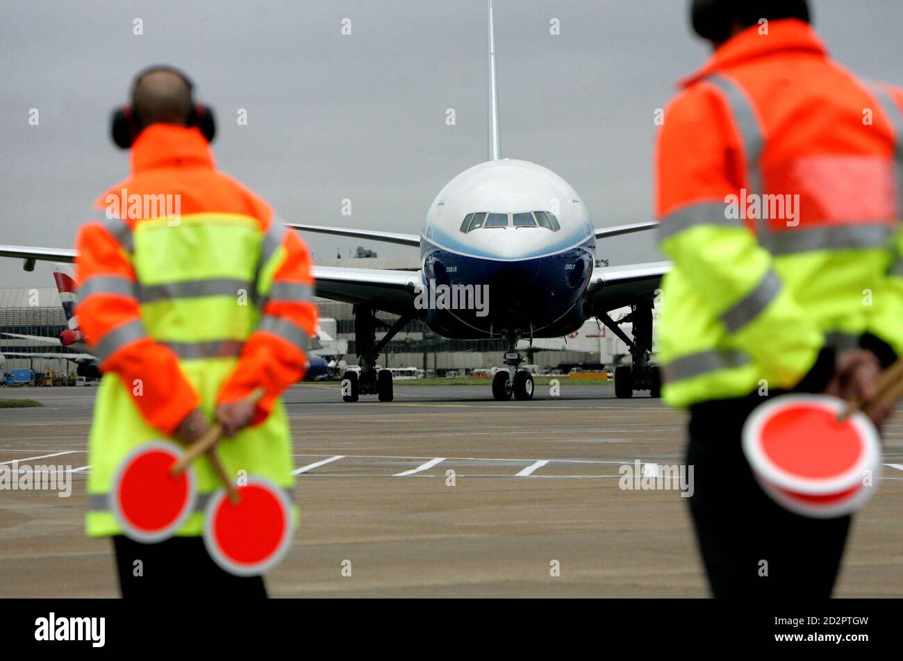 Boeing 777 200lr High Resolution Stock Photography and Images - Alamy