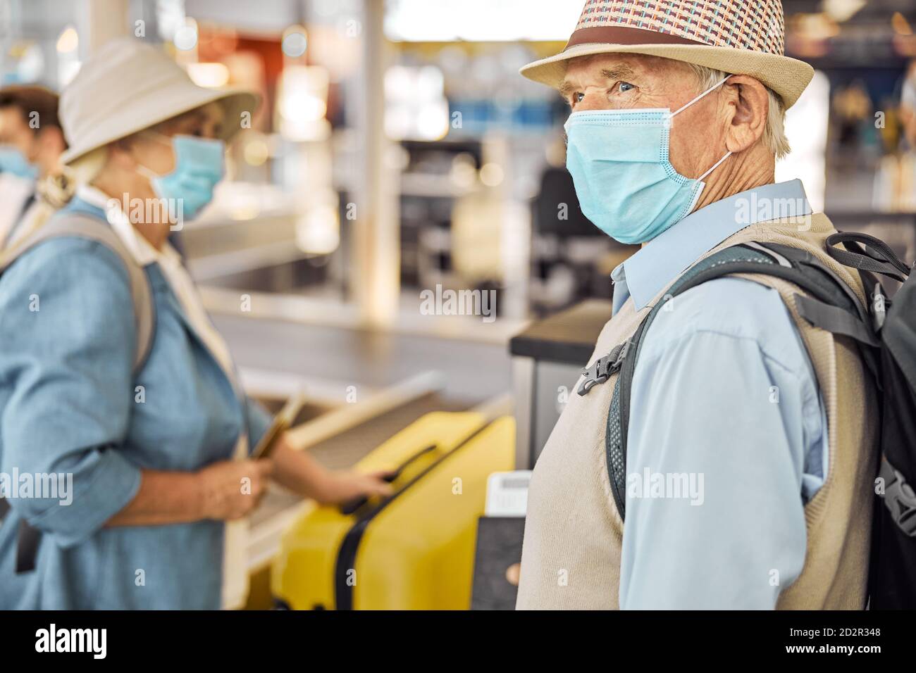 Self service baggage drop hi-res stock photography and images - Alamy