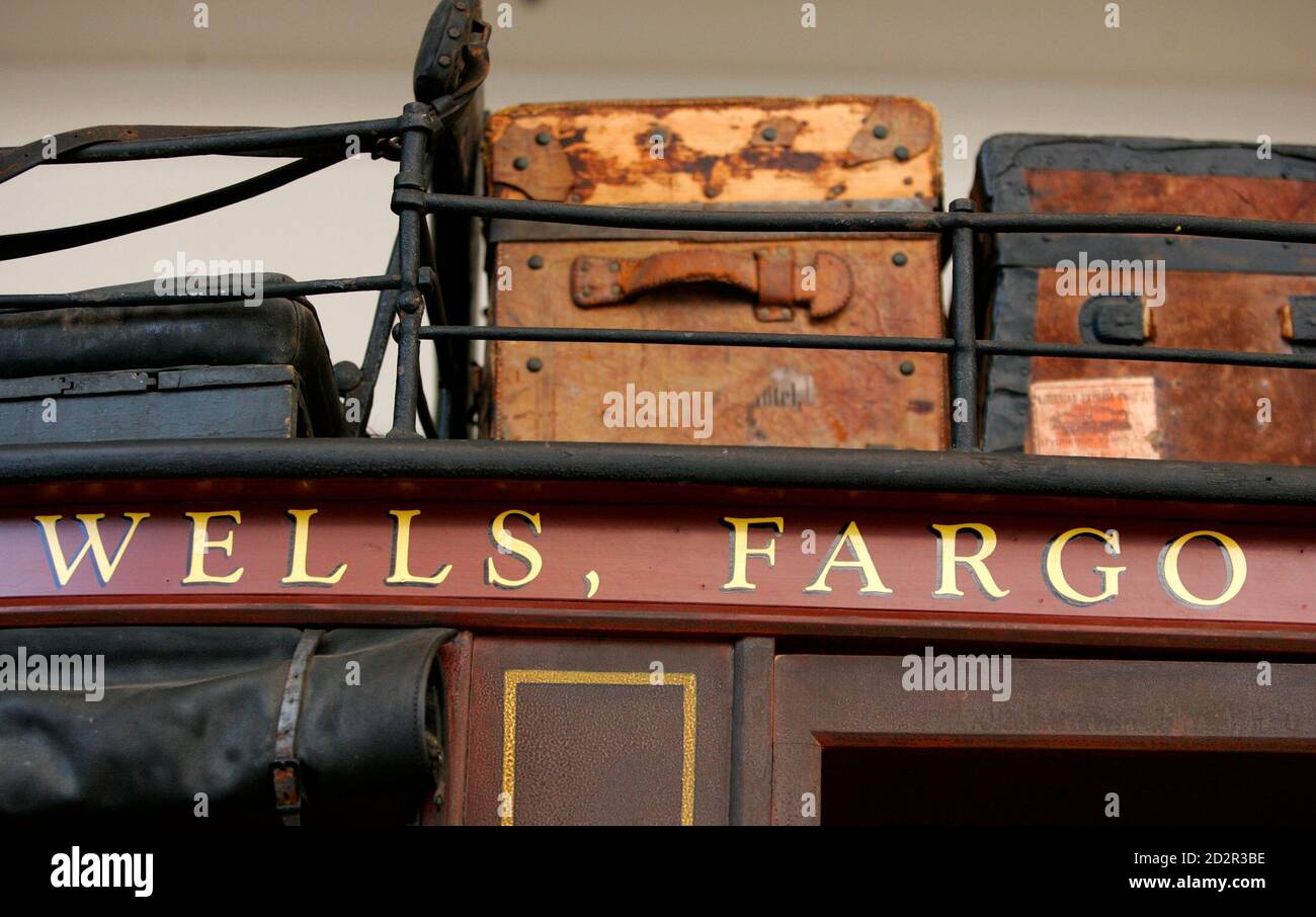 Wells fargo stagecoach hi-res stock photography and images - Alamy