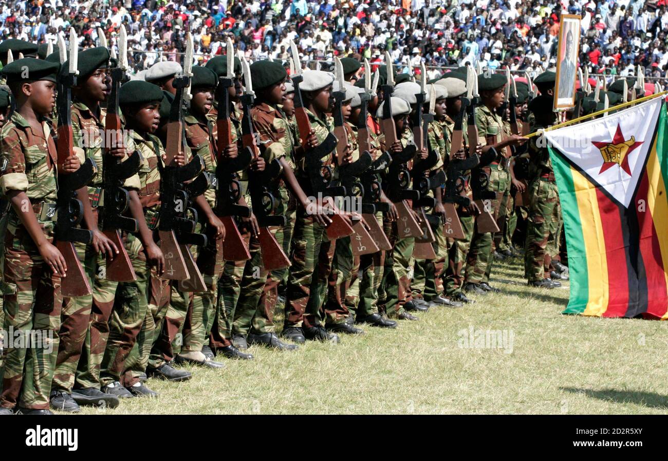 Boy give veteran hi-res stock photography and images - Alamy