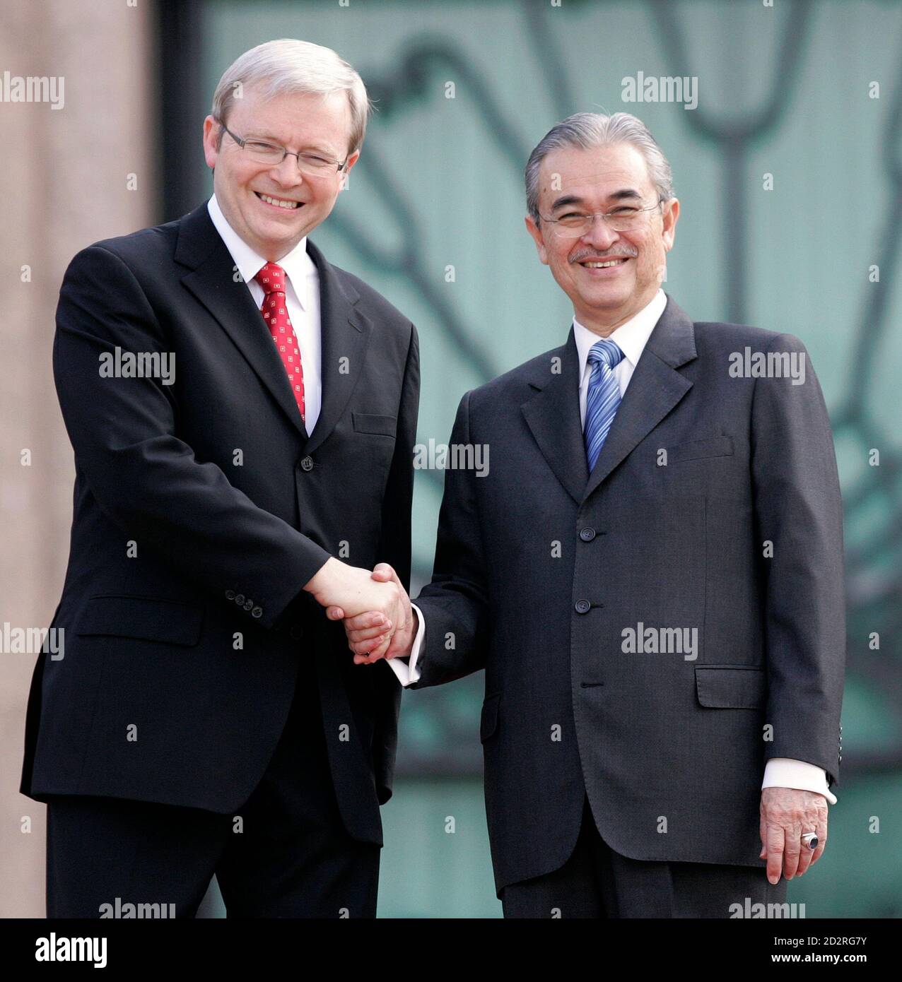 Abdullah badawi of malaysia hi-res stock photography and images - Alamy