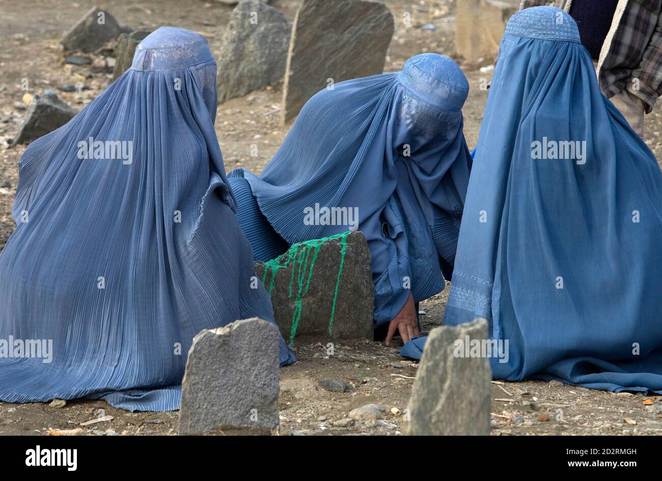 Kabul cemetery hi-res stock photography and images - Alamy