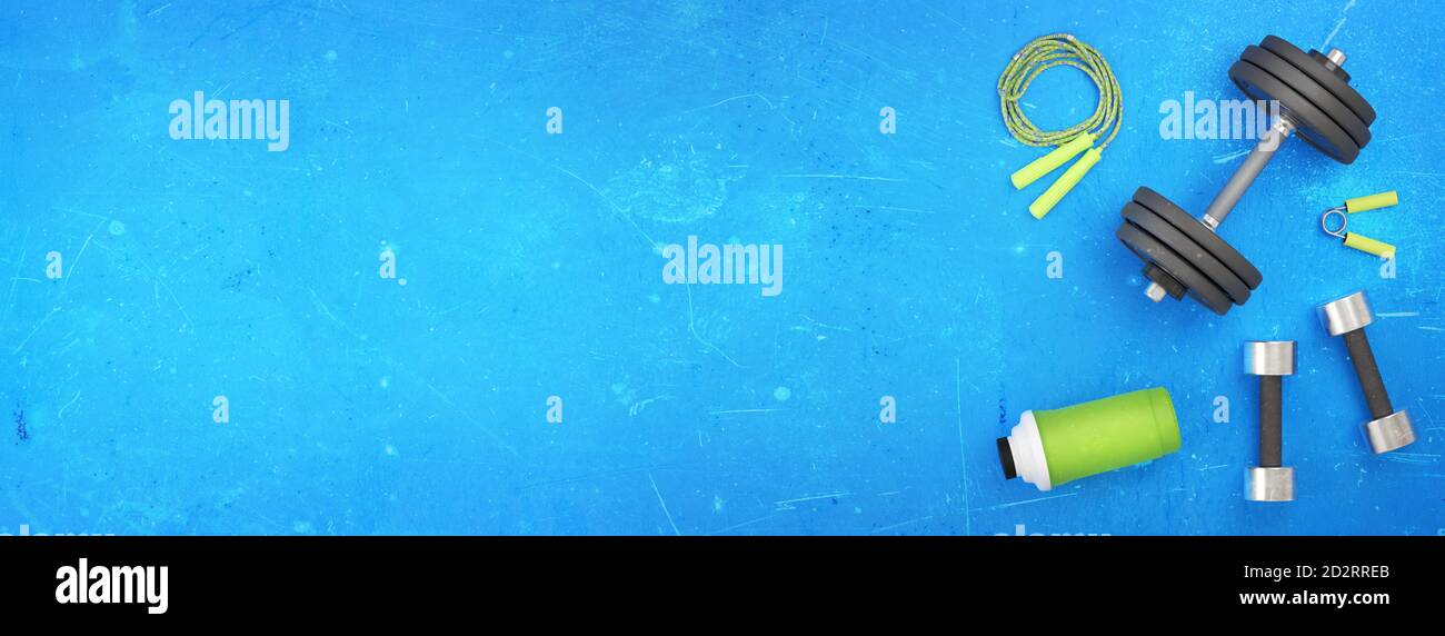 Gym fitness sport background. Flat lay template with wieght dumbell ...