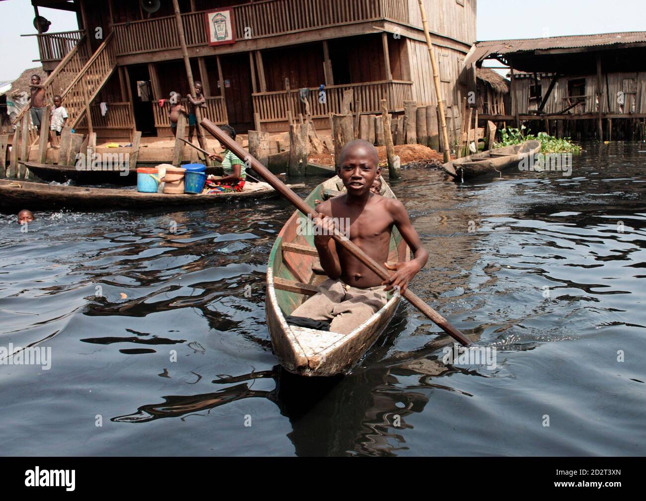 Nigeria canoe hi-res stock photography and images - Alamy
