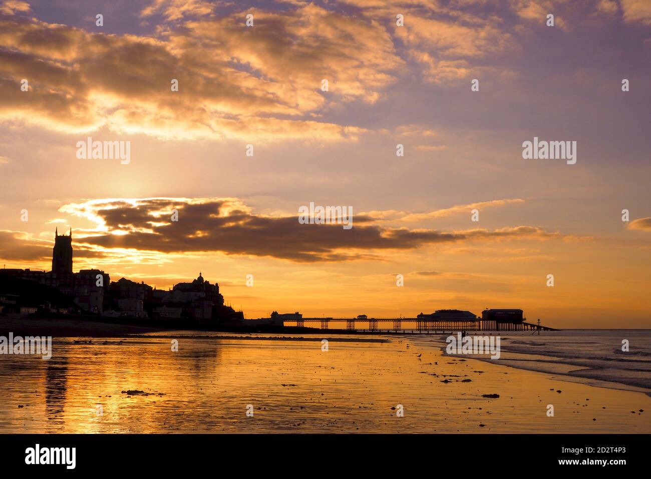Sunset over Cromer town and pier, Norfolk coast Stock Photo - Alamy