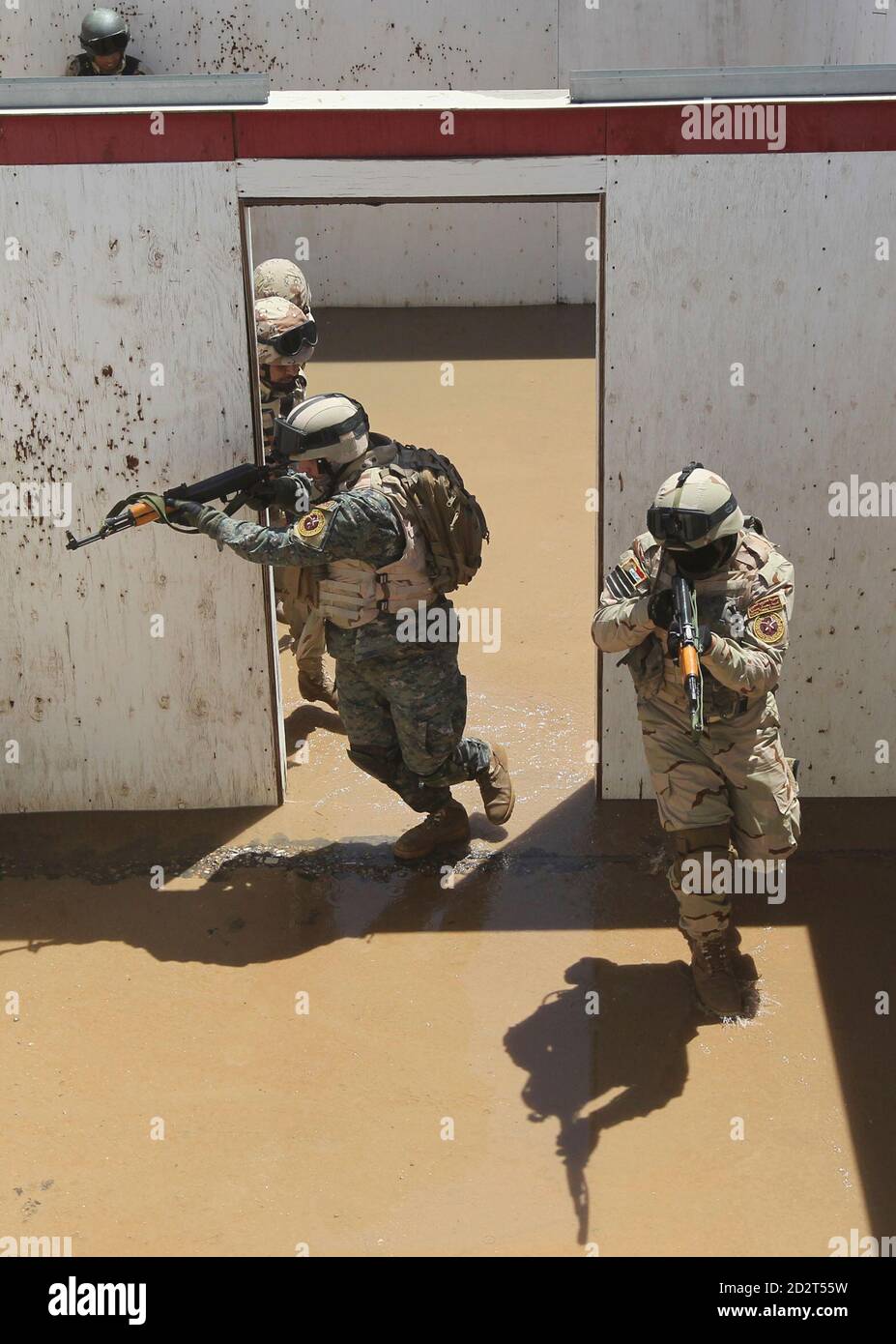 Close combat techniques hi-res stock photography and images - Alamy