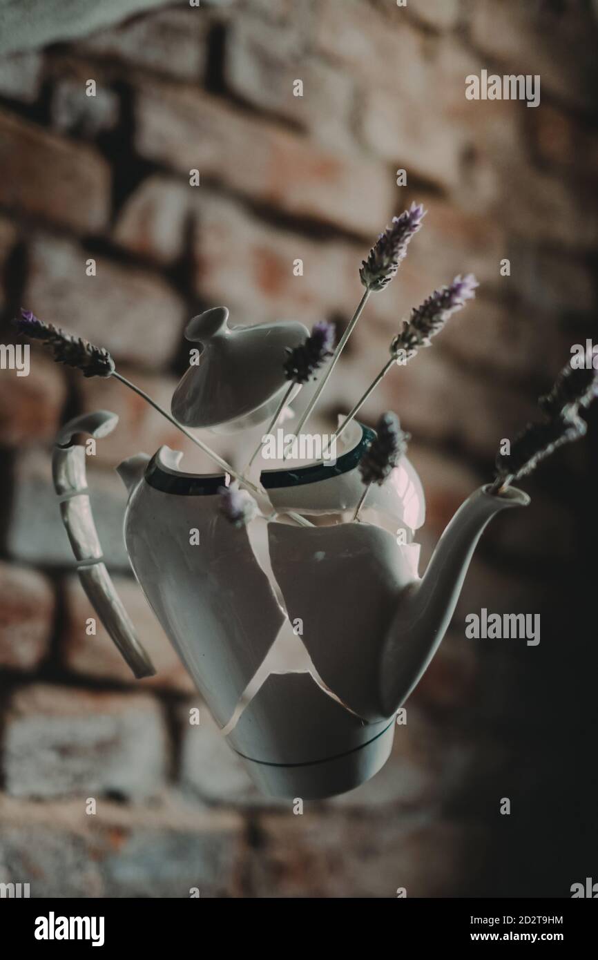 Broken teapot hi-res stock photography and images - Alamy
