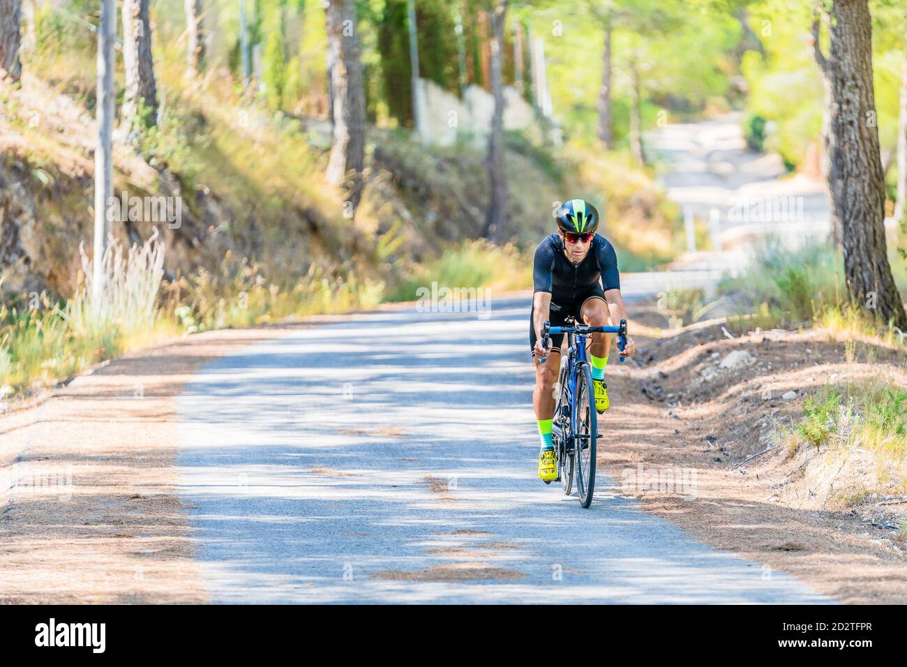 Road Going Uphill High Resolution Stock Photography and Images - Alamy