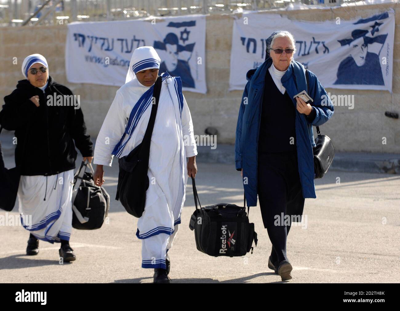 Group nuns walk hi-res stock photography and images - Alamy