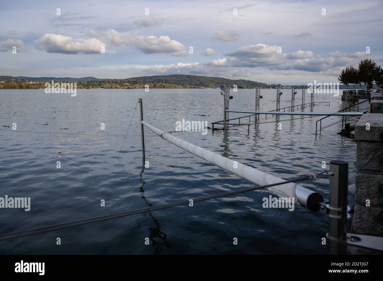 Lago lago lago lago acque hi-res stock photography and images - Alamy