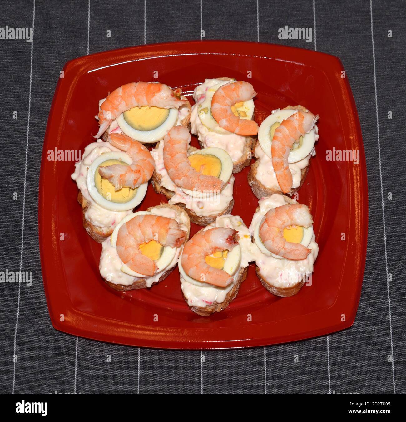 Tuna skewers hi-res stock photography and images - Alamy