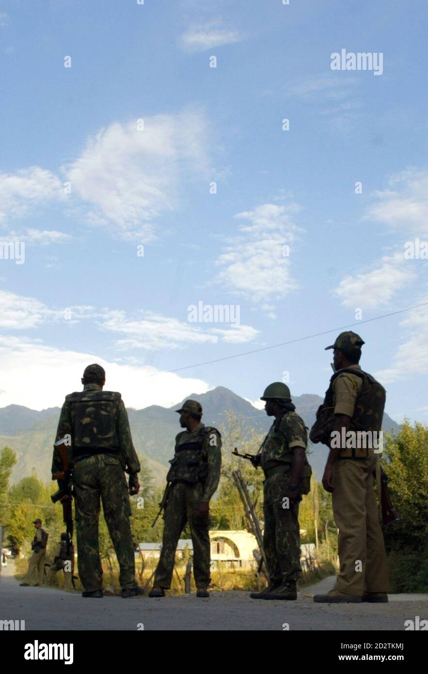 Indian army soldiers during guard hi-res stock photography and images ...