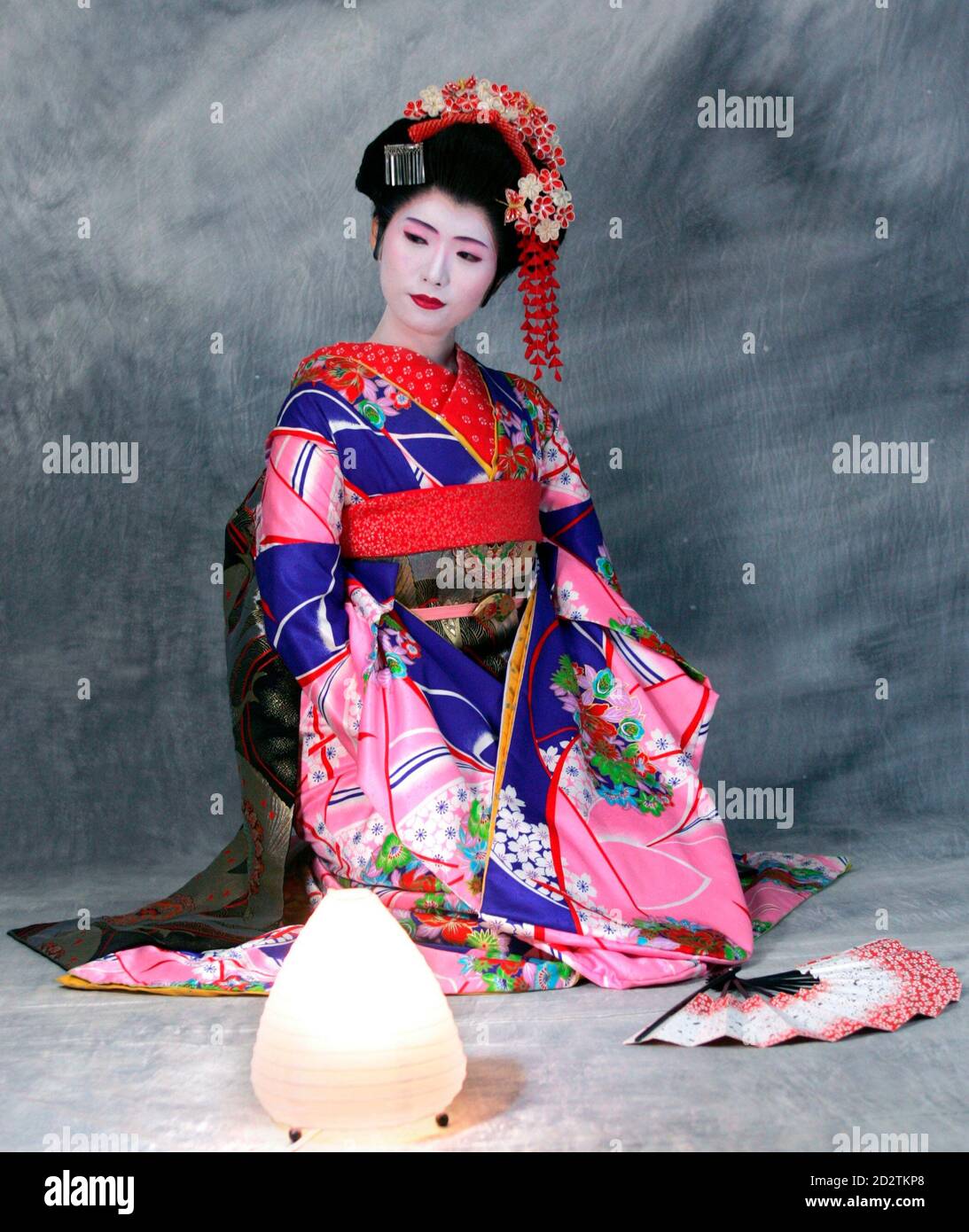 Traditional Japanese Women Makeup