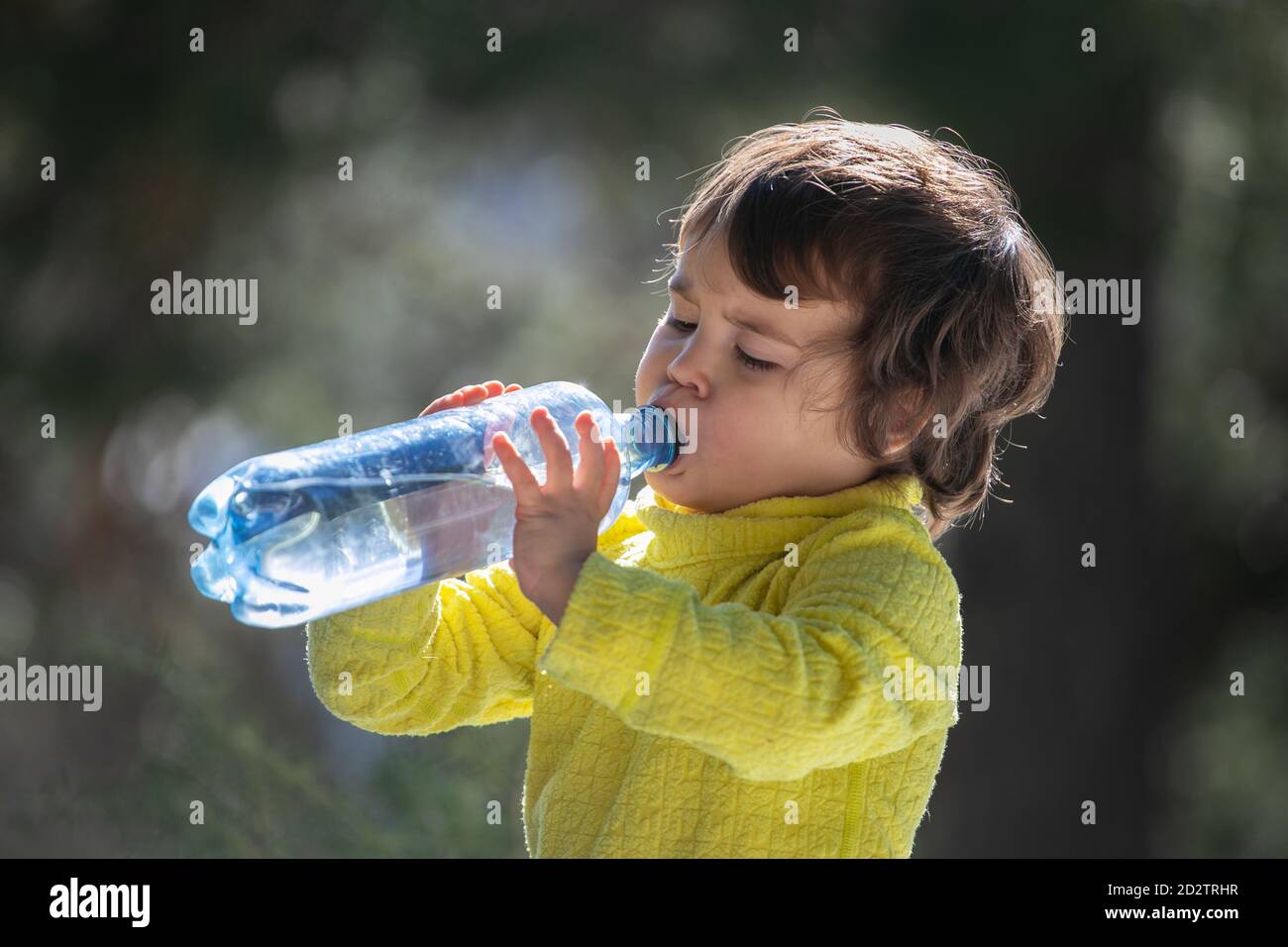 Kid drinking water hi-res stock photography and images - Alamy