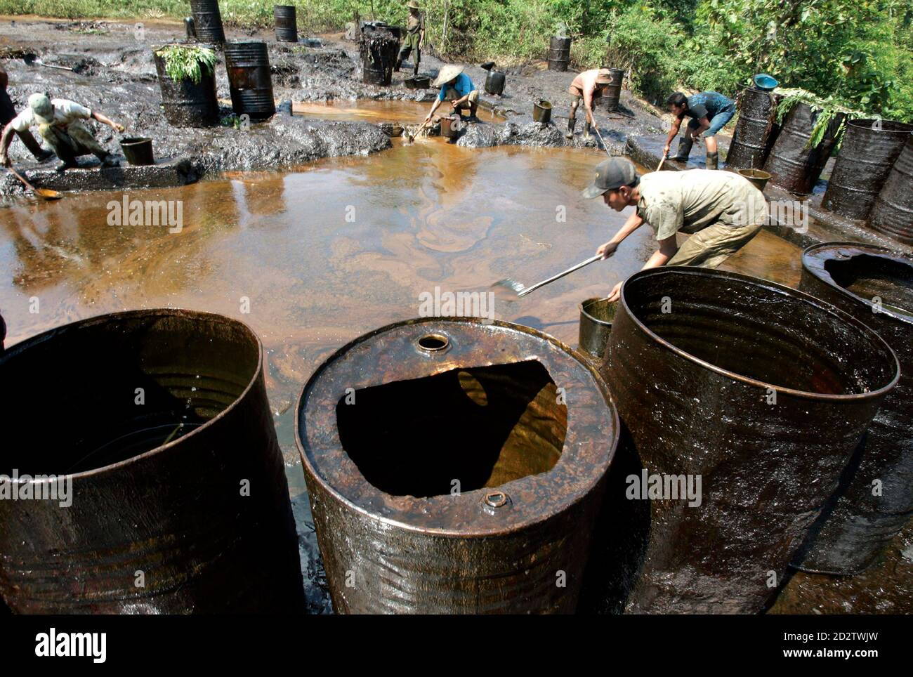 Old man oil well hi-res stock photography and images - Alamy