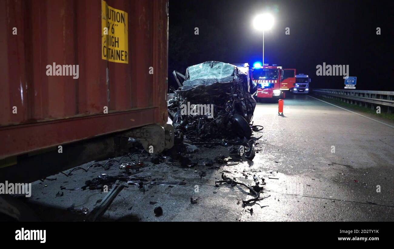 Roadway of the dead hi-res stock photography and images - Alamy