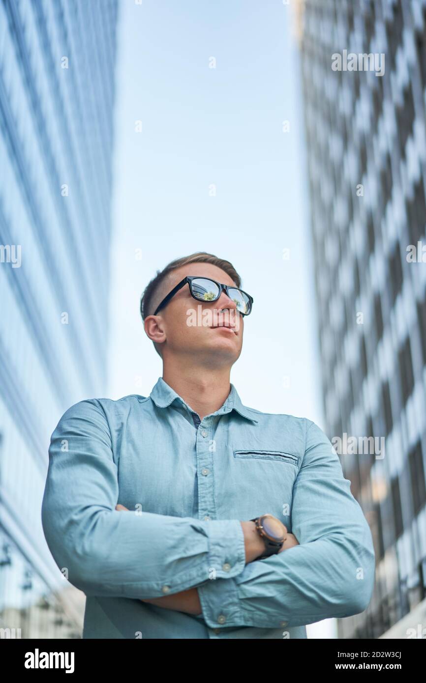 Serious waiting wait hi-res stock photography and images - Alamy