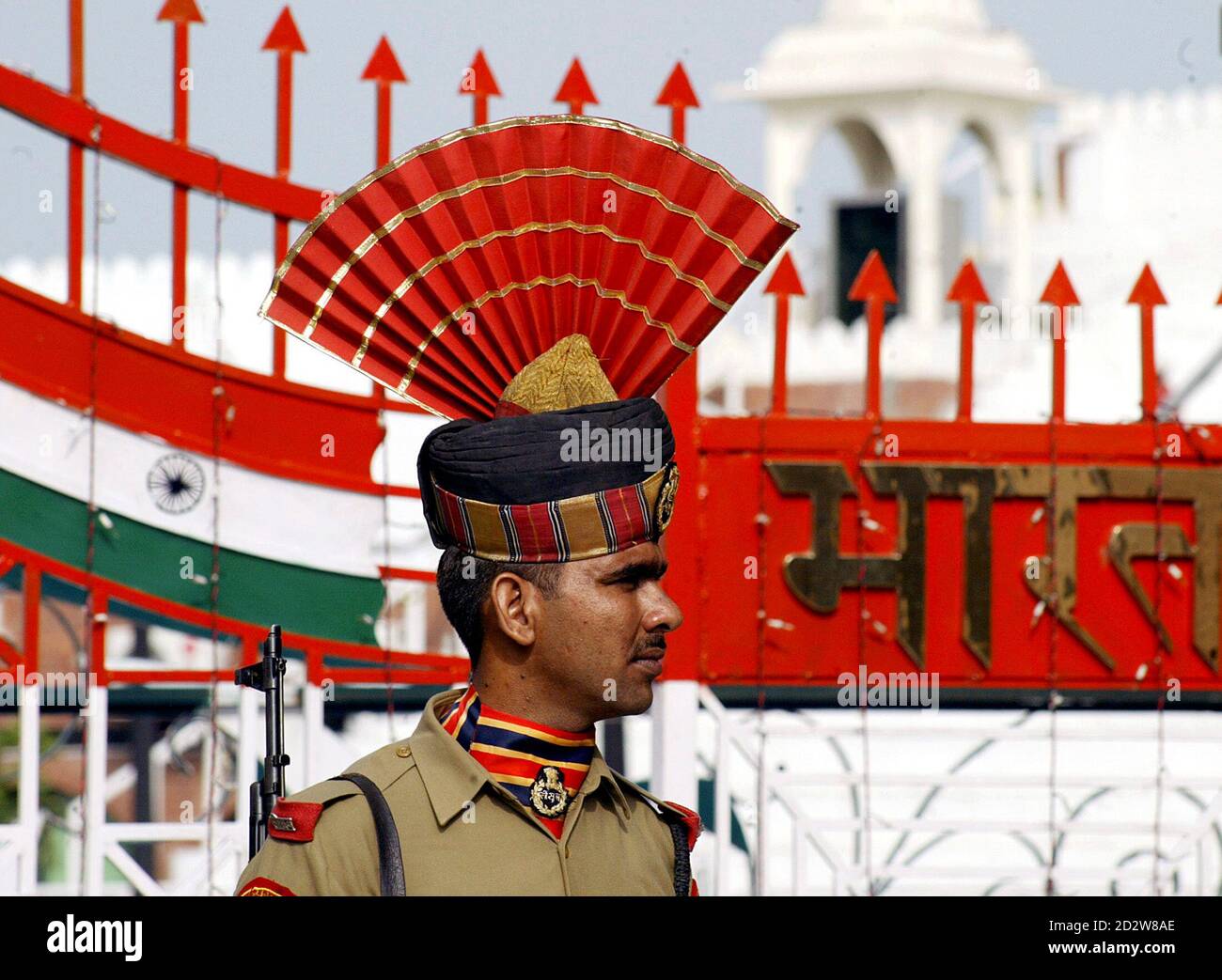 Wagah bsf hi-res stock photography and images - Alamy