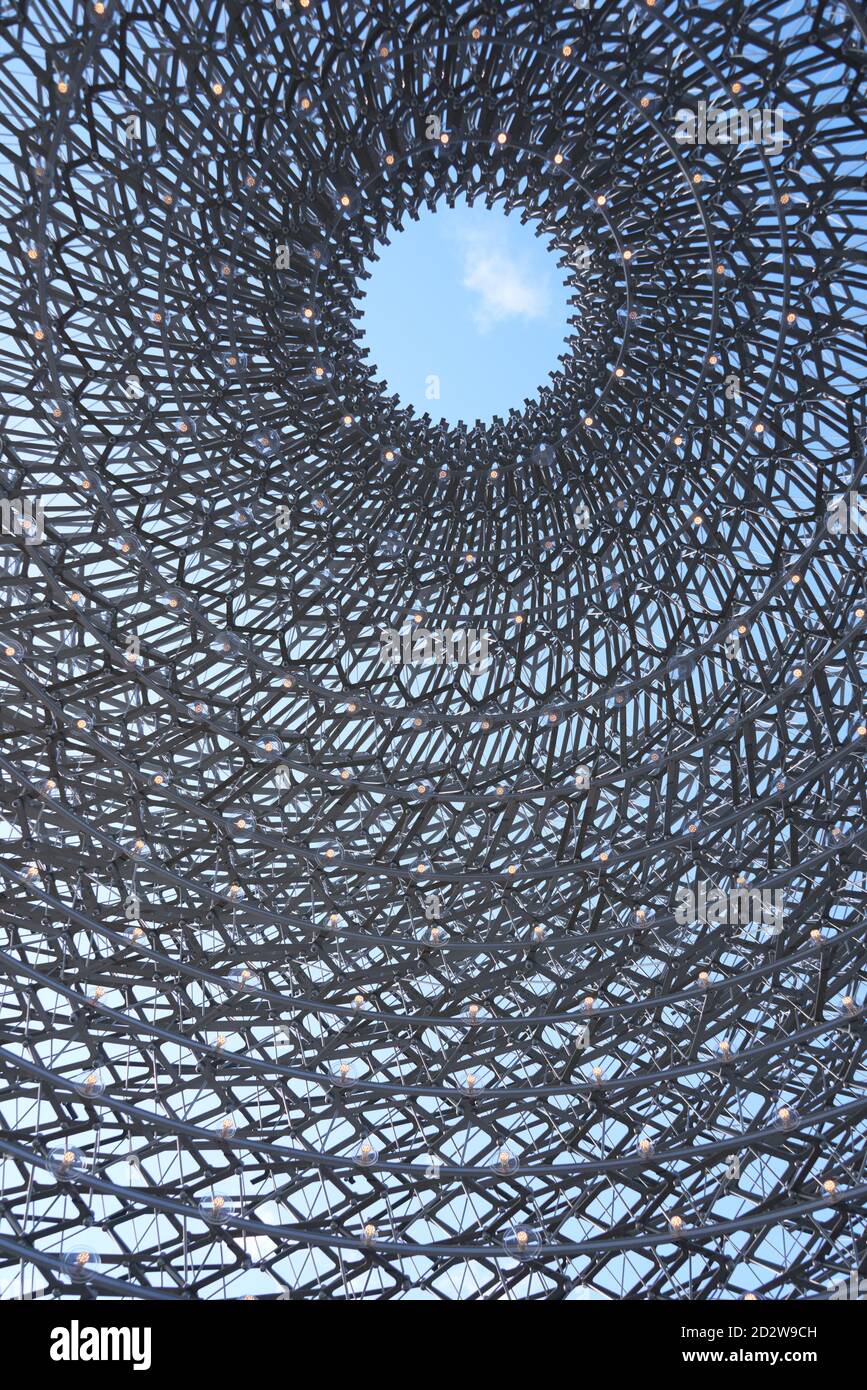 Royal Botanic Gardens Kew London. The Hive by Wolfgang Buttress Art ...