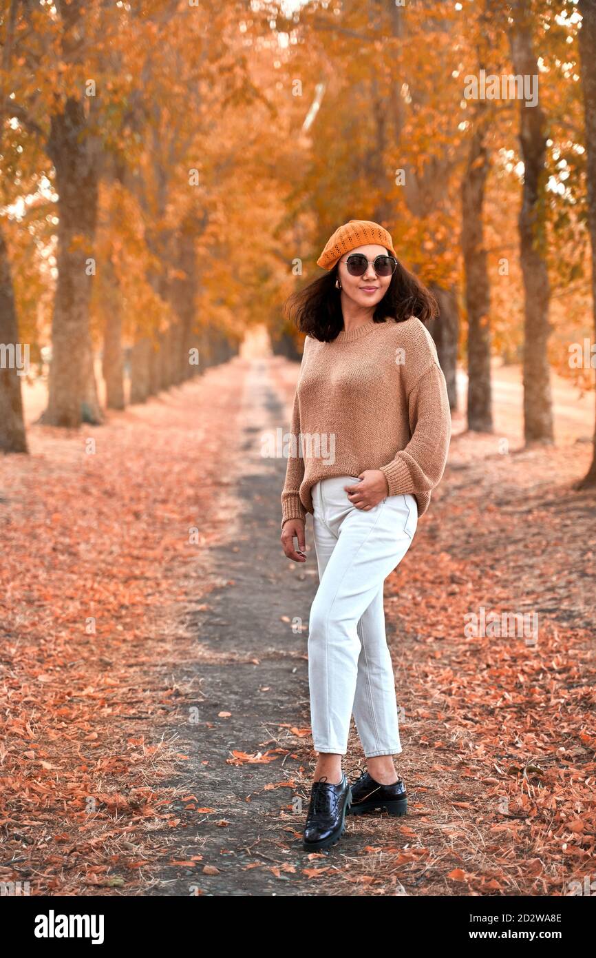 Girl in a yellow beret hi-res stock photography and images - Alamy