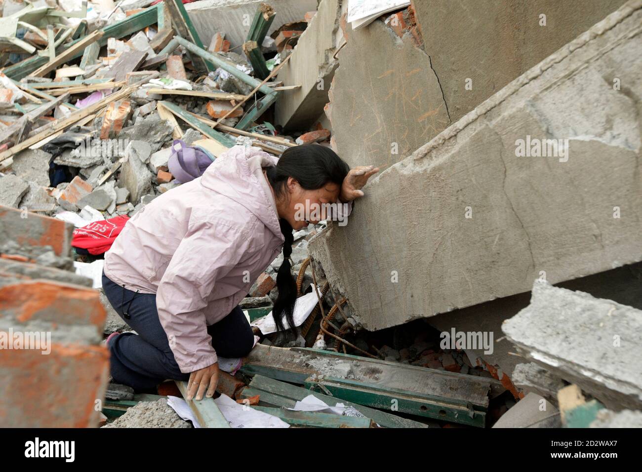 Dead body of a chinese woman hi-res stock photography and images - Alamy