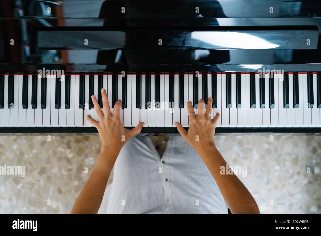 Overhead view piano hi-res stock photography and images - Alamy