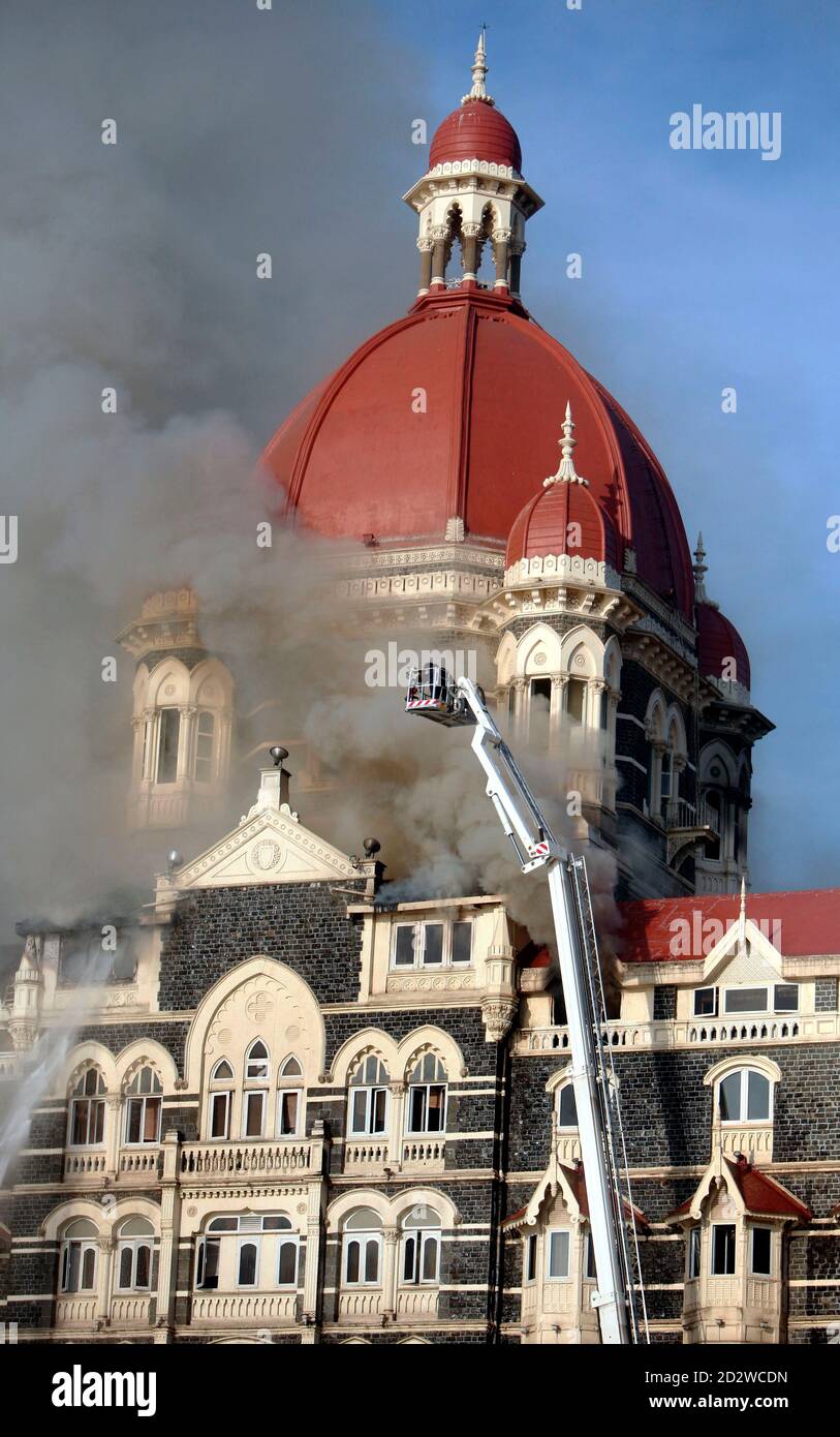 Taj mahal hotel fire 2008 hi-res stock photography and images - Alamy