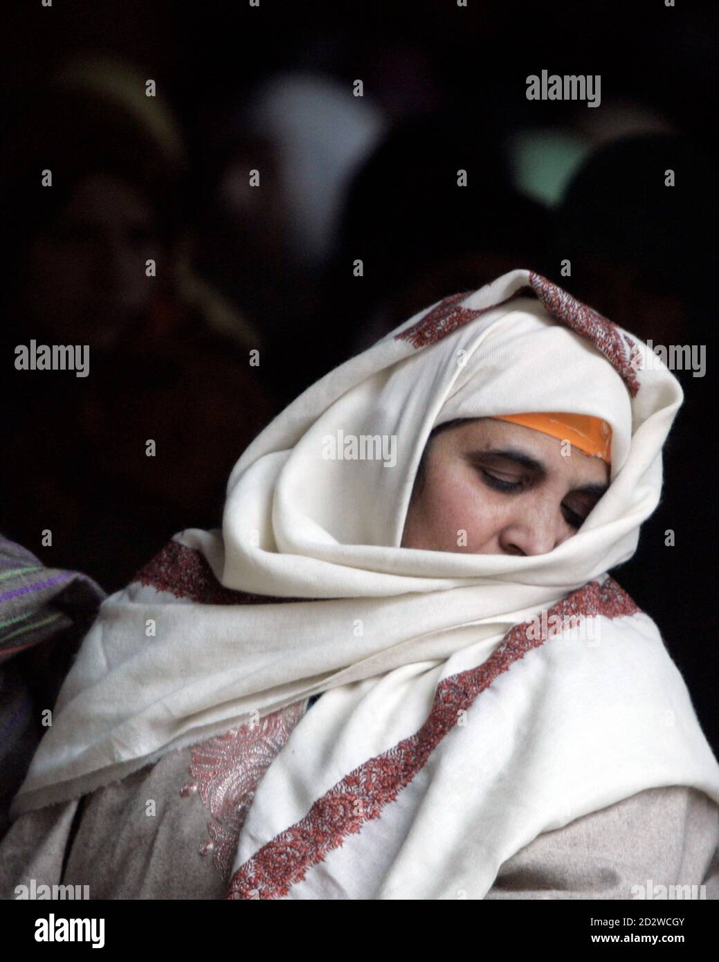 Old kashmiri woman hi-res stock photography and images - Alamy