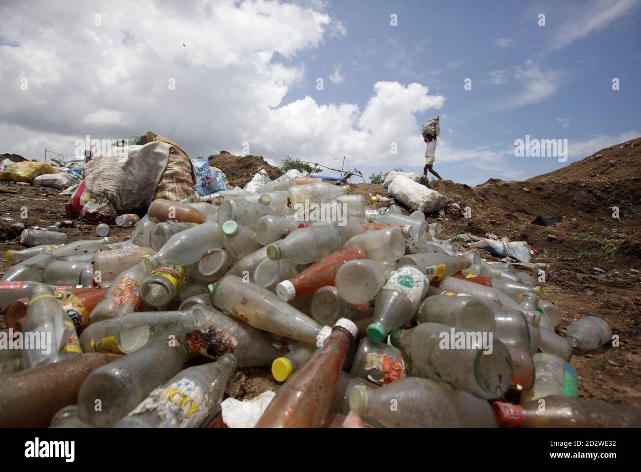 Cavite philippines garbage hi-res stock photography and images - Alamy