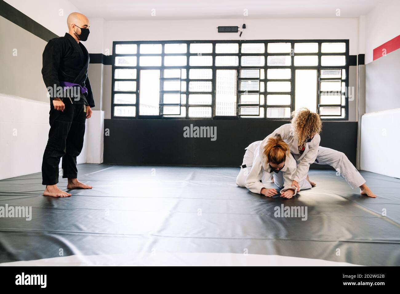 Two women judo class hi-res stock photography and images - Alamy