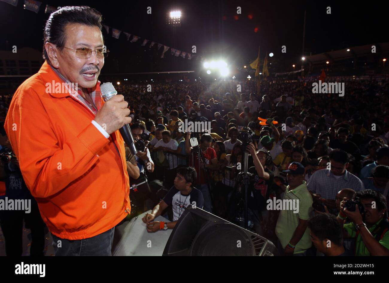 Philippine president joseph estrada in hi-res stock photography and ...