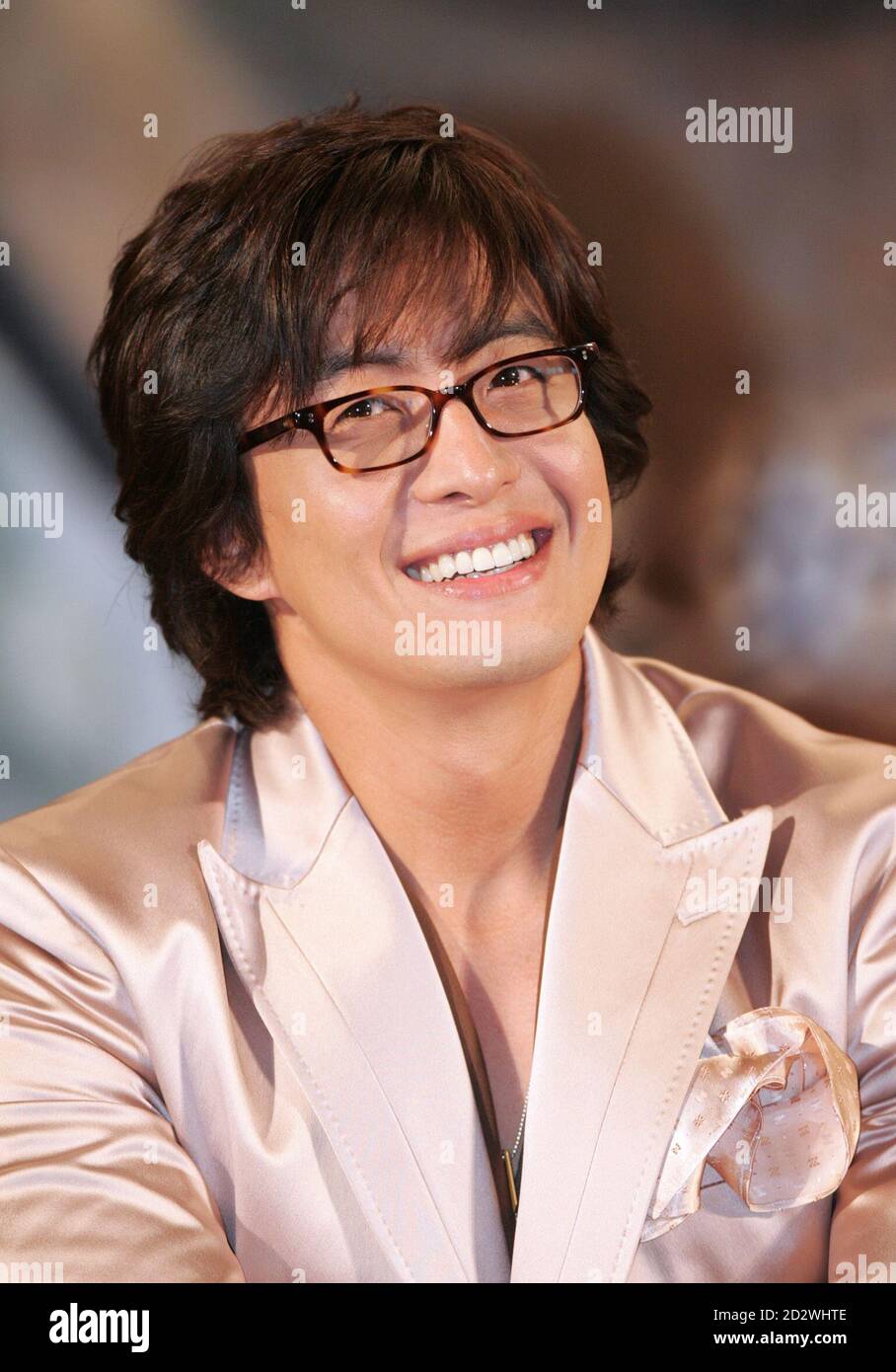 Yong Joon High Resolution Stock Photography and Images - Alamy