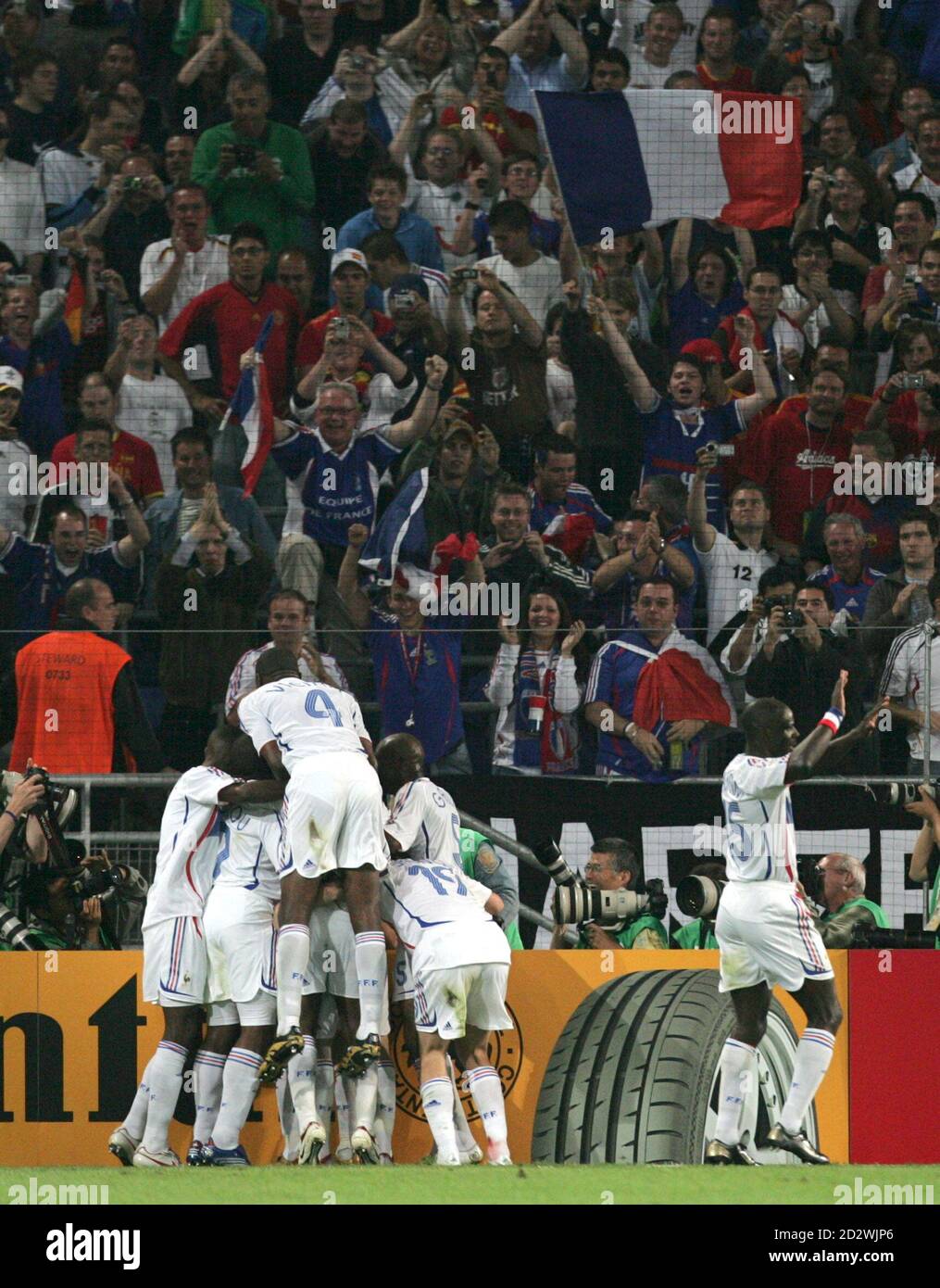 Fifa world cup spain germany hi-res stock photography and images - Alamy