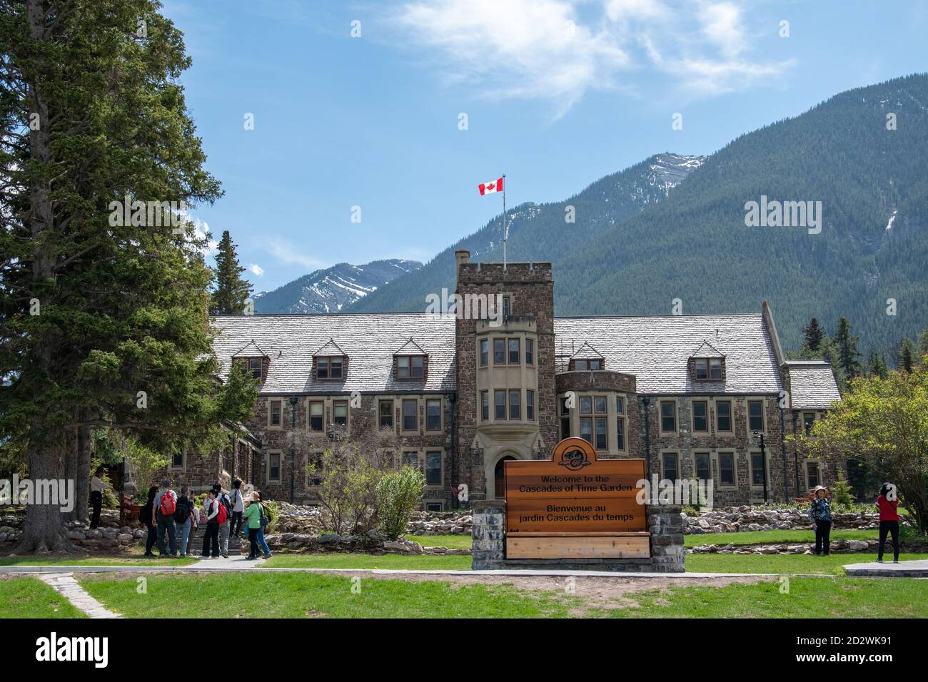 Park administration building banff national hi-res stock photography ...