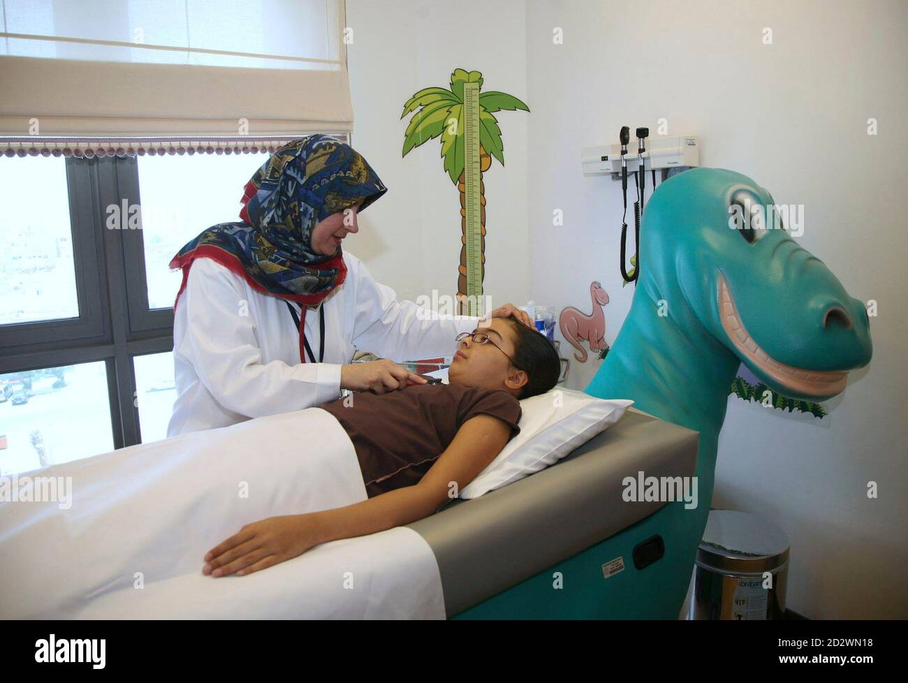 Saudi doctor hi-res stock photography and images - Alamy