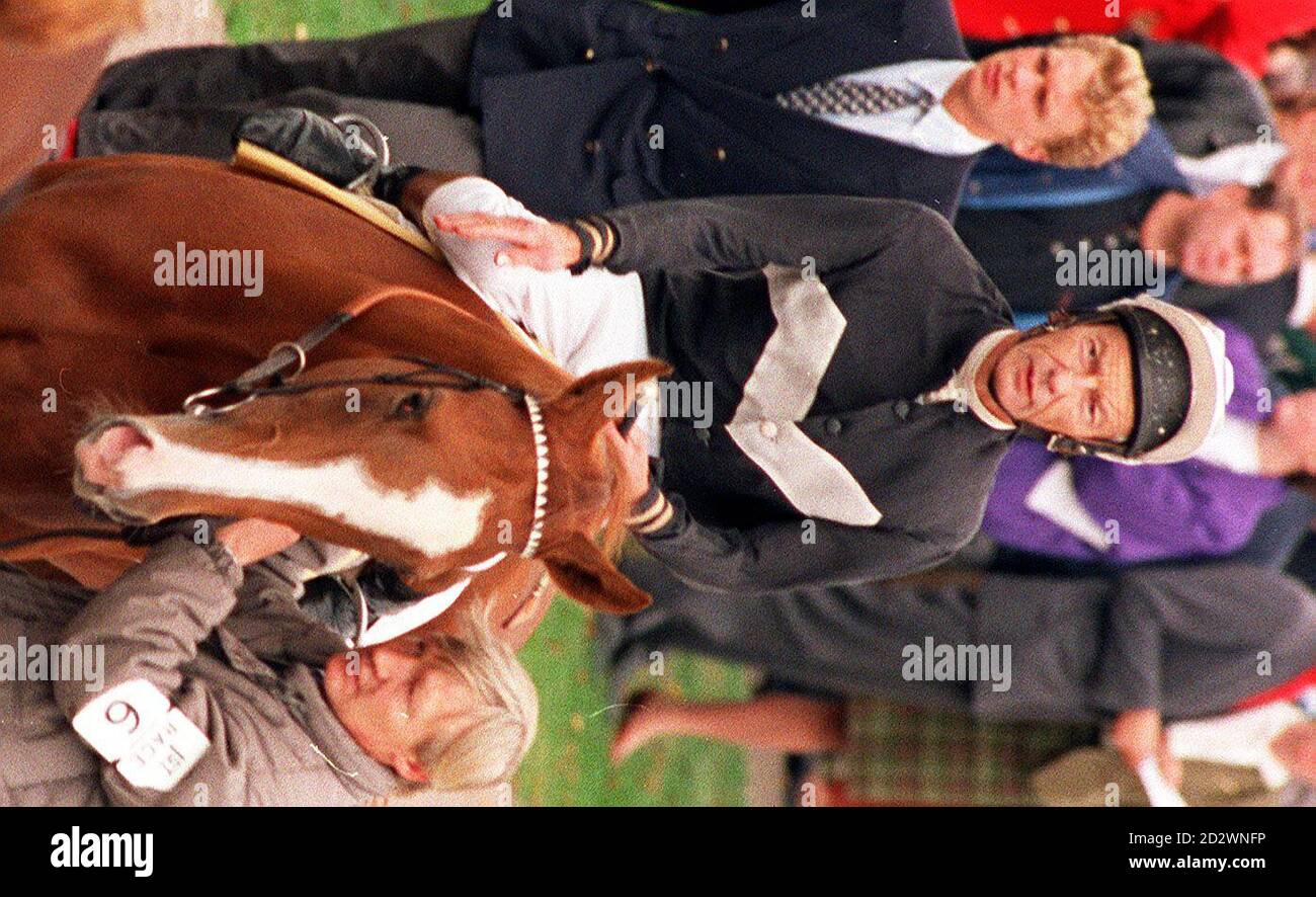 Lester piggott 1990 hi-res stock photography and images - Alamy