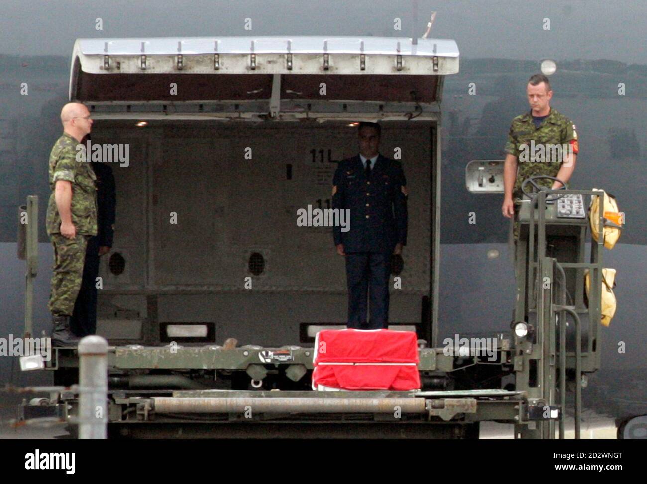 Canada canadian trenton repatriation hi-res stock photography and ...