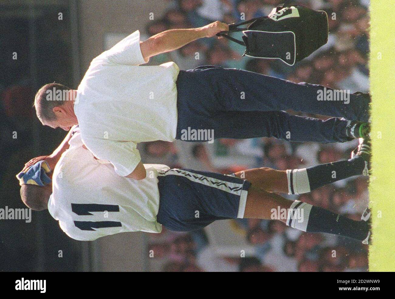 Gary mabbutt testimonial match hi-res stock photography and images - Alamy