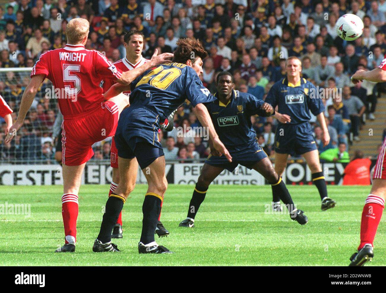 Wimbledons veteran striker mick harford hi-res stock photography and ...